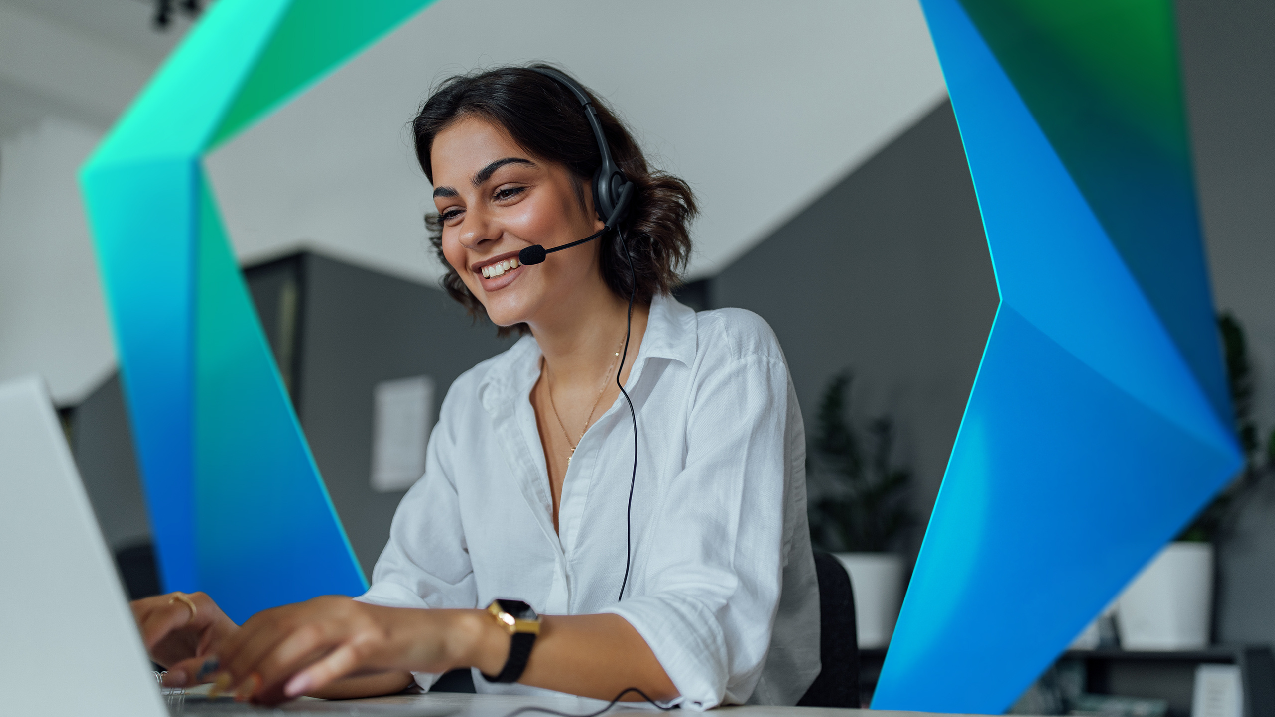 Effizientere Compliance mit Intelligent Voice und KI-Sprachanalyse